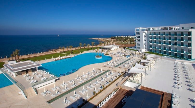King Evelthon Beach Hotel and Resort Kypr Paphos | New Travel.cz